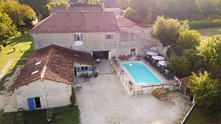Le Patio Bleu - Aubeterre-sur-Dronne