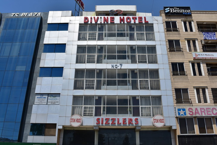 Divine Hotel - Islamabad