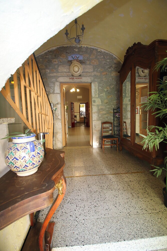 Auberge De La Couronne - Joyeuse