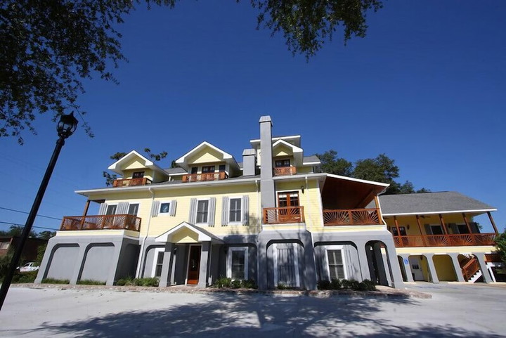 The Almanett Hotel - Gulfport, MS