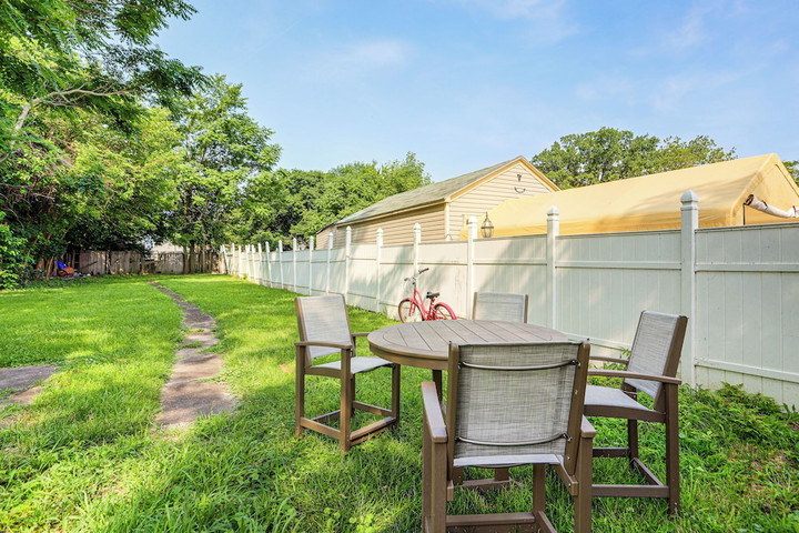 4 Mi To Cedar Point! Spacious Home W/ Fenced Yard - Sandusky, OH