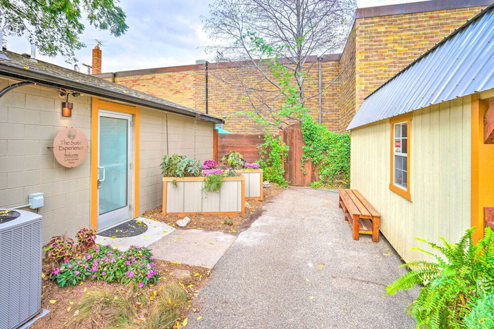 Luxury Spa Retreat: Private Courtyard & More! - Hastings, MN