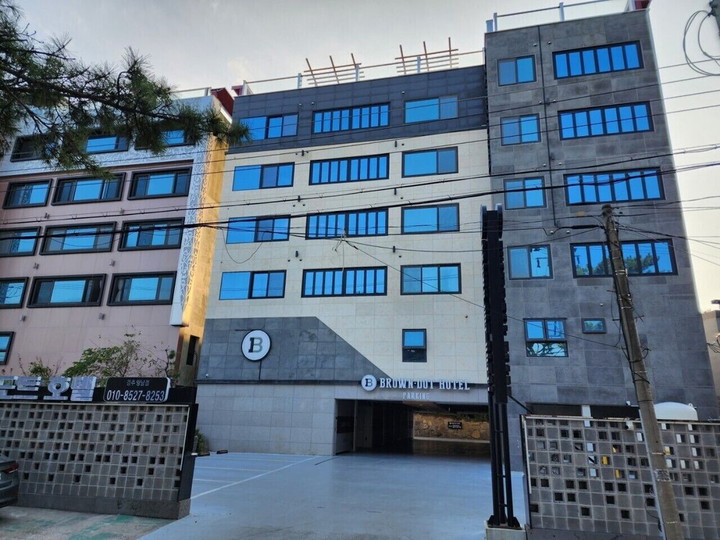 From H Browndot Hotel Gyeongju Yangnam - Gyeongju-si