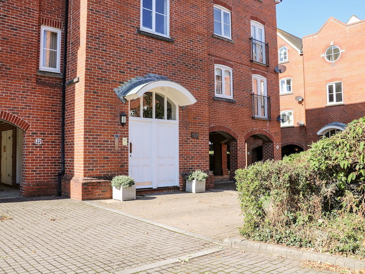 19 Quayside Walk - Southampton