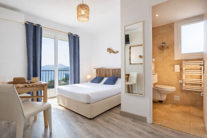 Hôtel Almanarre Plage - Carqueiranne