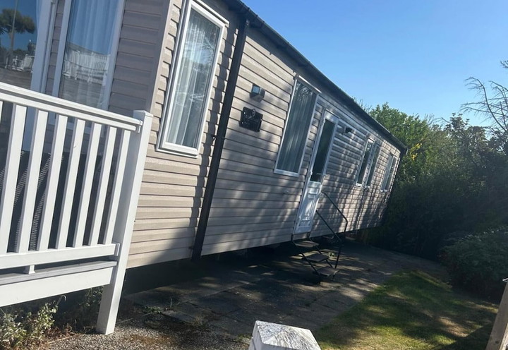Cabin - Sleeps 8 - Garden And Parking - Hastings