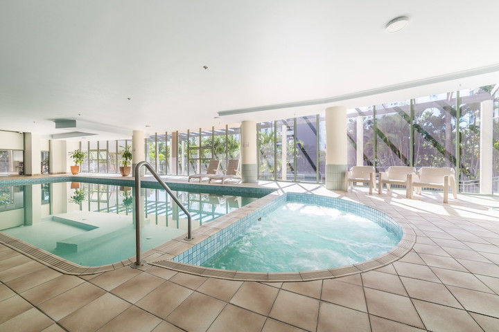 The Meriton On Main Beach - Surfers Paradise