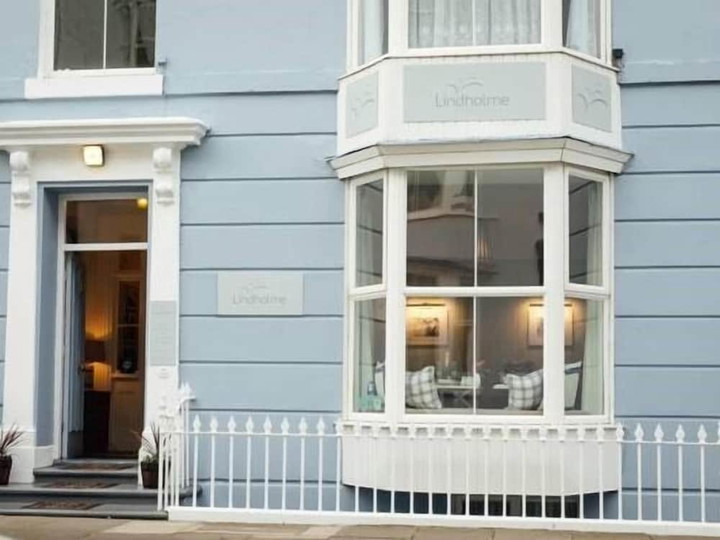 Lindholme Guest House - Tenby