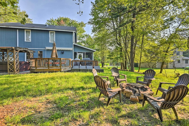 Lake Harmony Resort Home W/ Deck + Fire Pit! - Pennsylvania