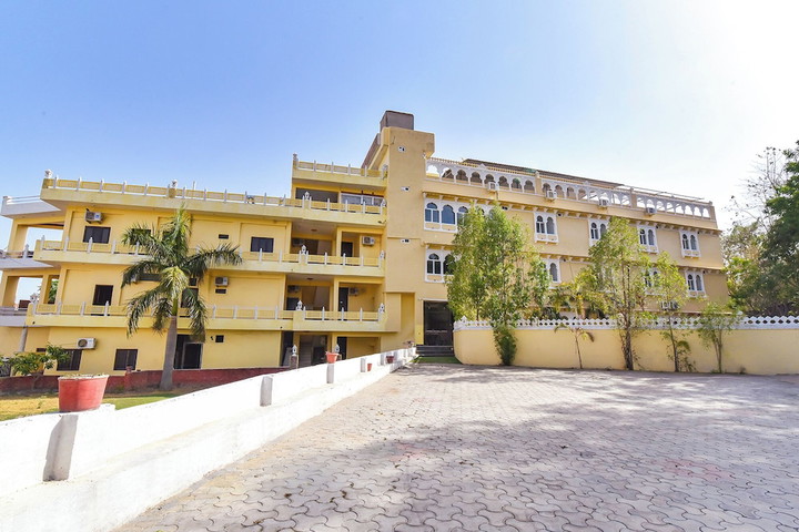 Fabhotel Kanchangarh Resort - Udaipur