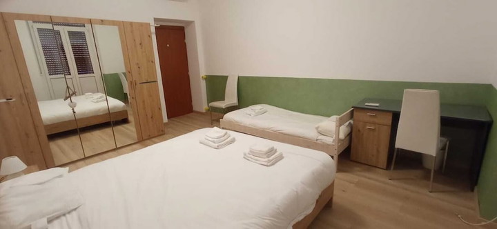 Aria Di Sale Hostel - Triëst