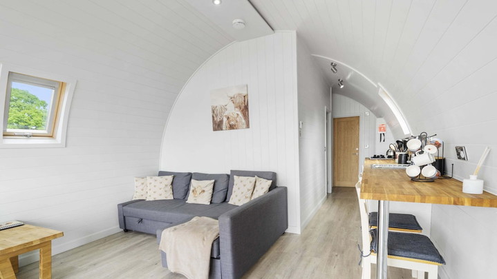 Chalet In Hertford With Lakeside Hot Tub - Hertfordshire