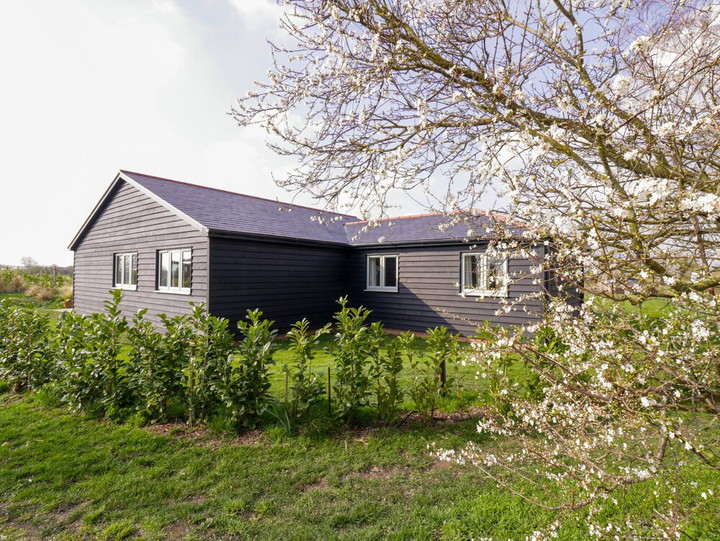 Bramley Cottage - Mersea Island