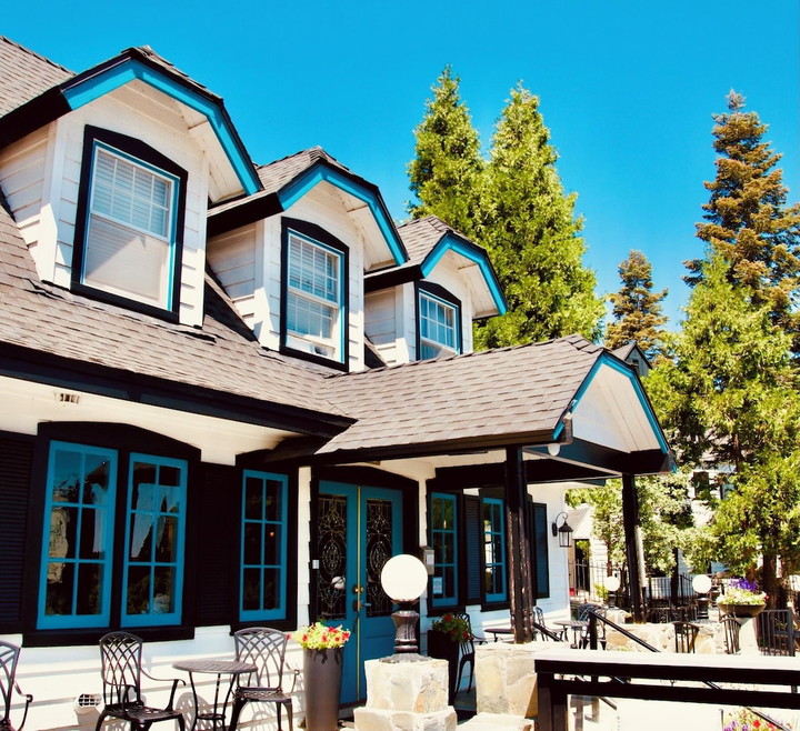 Arrowhead Lake Inn - California