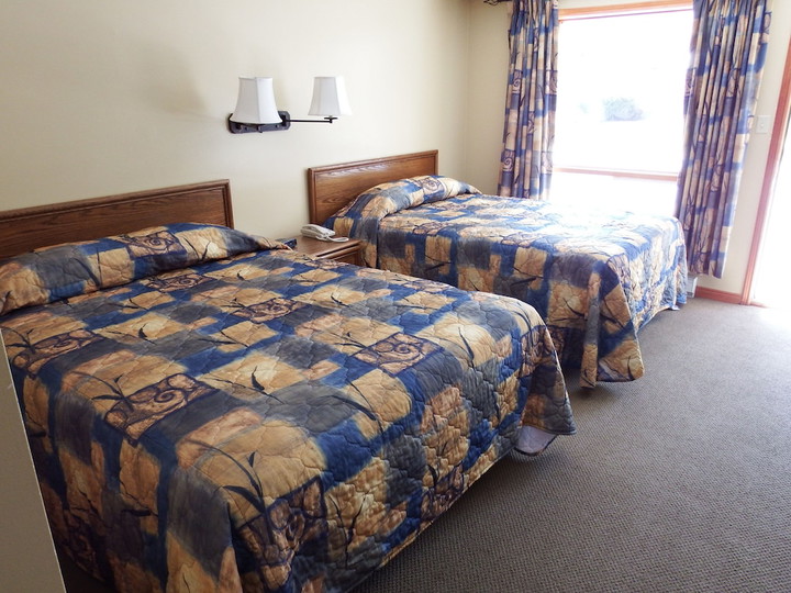 Grand Bend's Blue Water Motel - Ontario