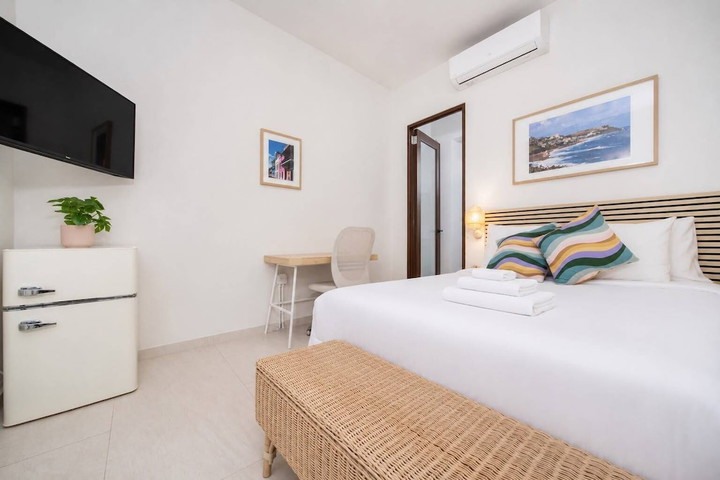 Room 13: Breezy Veranda Stay W/ City Views - San Juan