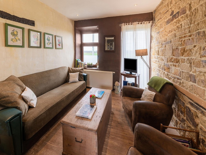 Tranquil Home In Tinlot - Huy