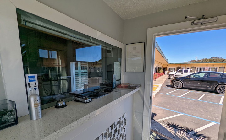 Deluxe Inn - Pacifica, CA