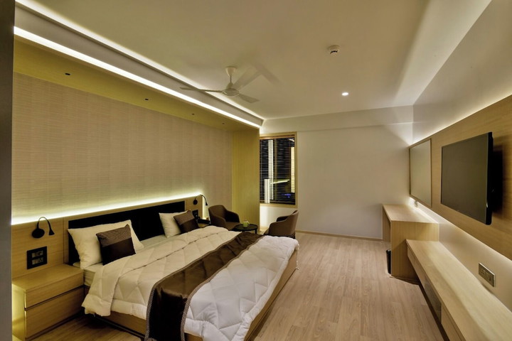 Kratos Club - Surat