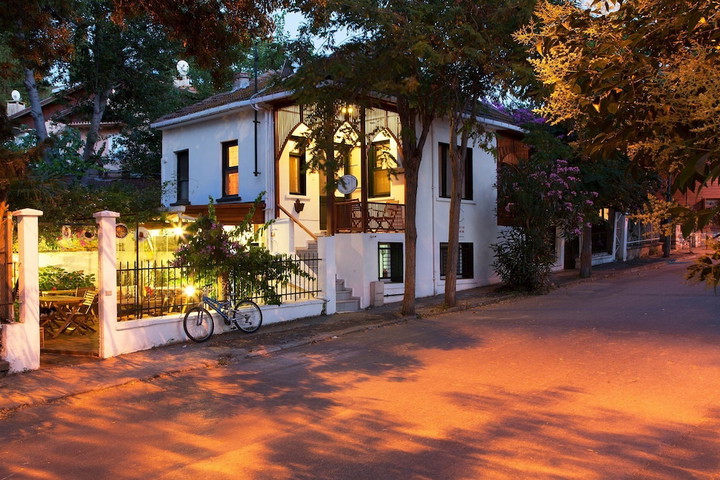 Orhan Kutbay'in Evi Turyolu Cafe Pansiyon - Istanbul