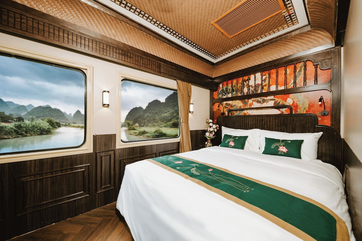Sjourney Luxury Train -Southbound Legacy - Hanoi