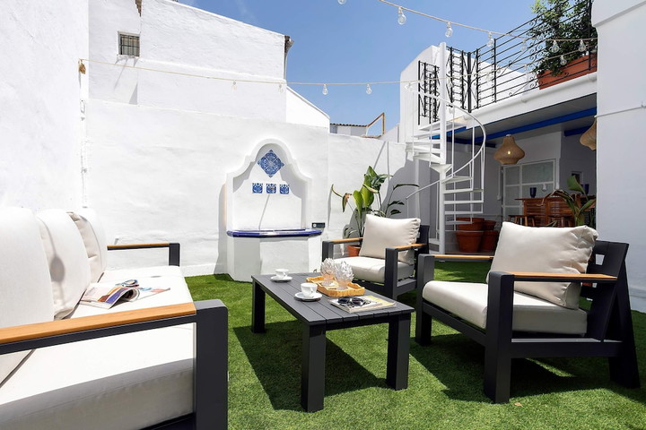 Stylish House With Terrace. Casa Del Buen Viaje - Seville