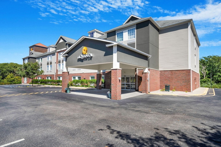 La Quinta Inn & Suites By Wyndham Stonington-mystic Area - Westerly, RI