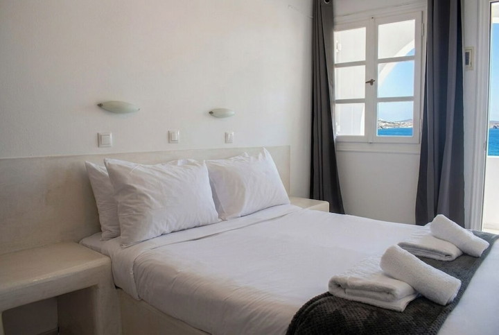 Aegean Nest Beach Studios - Adults Only - Santorini