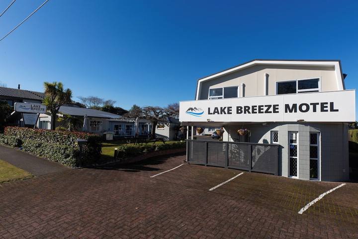 Lake Breeze Motel - Taupo
