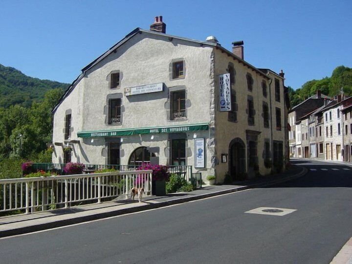 Hotel Des Voyageurs - Cantal