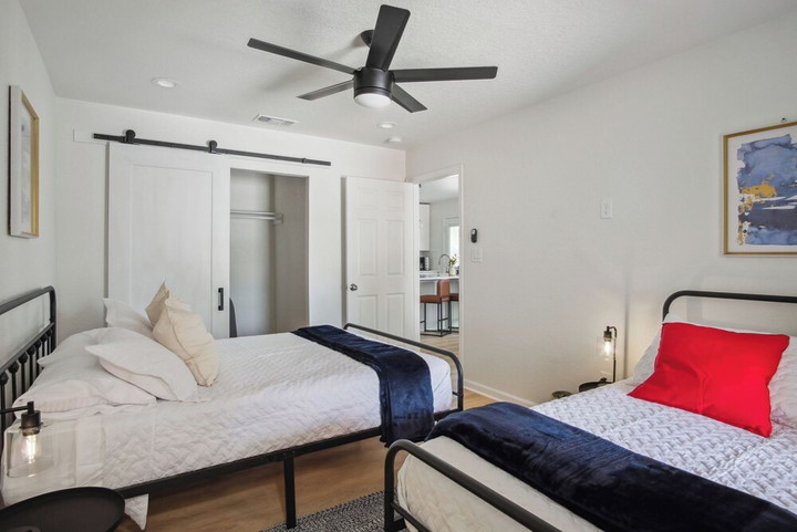 Your Amazing 3br/2ba Downtown Delight! - San Antonio, TX
