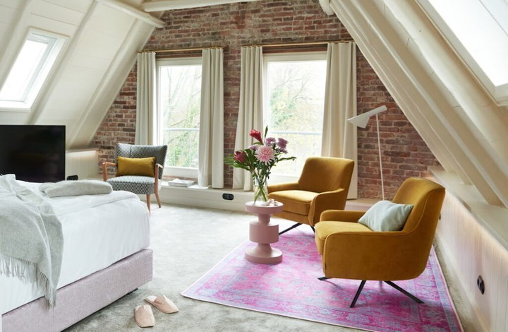Hotel Five Rooms - Leer