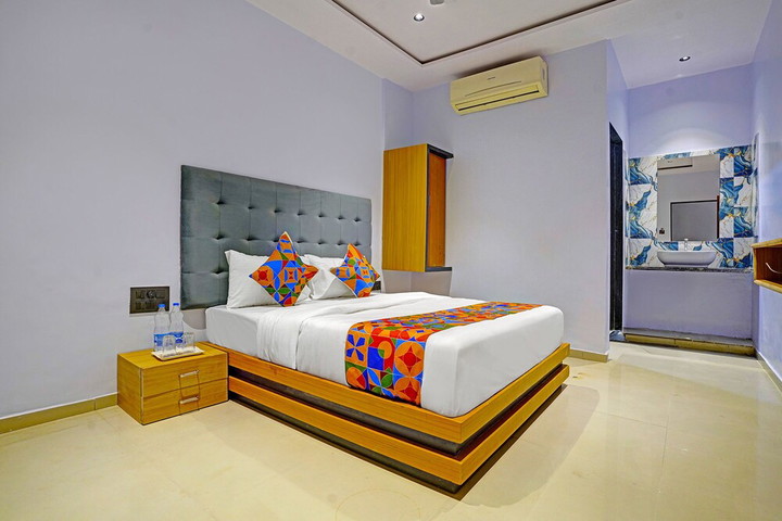 Fabhotel Nidhivan Palace - Surat