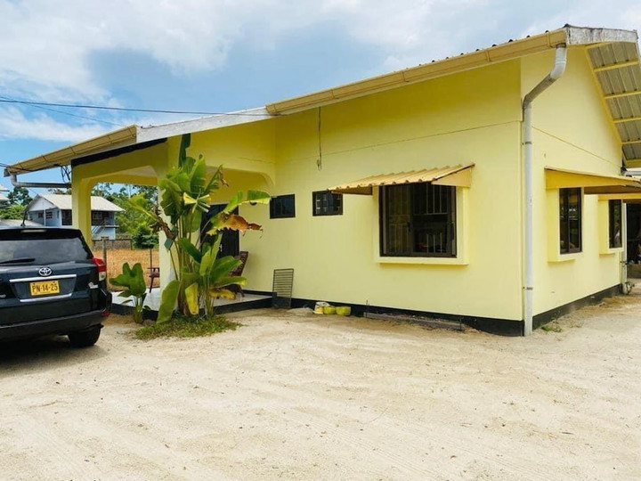 3 Bed House - Sleeps 6 - Garden - Parking - Wifi - Paramaribo
