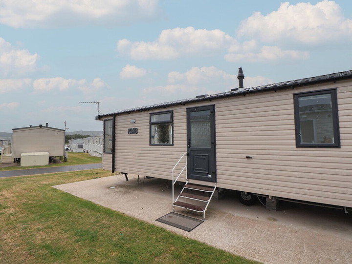 Caravan B8 - Towyn