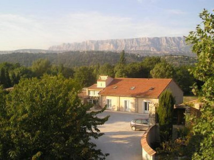 Déjeunez Sous L'arbre - Rousset