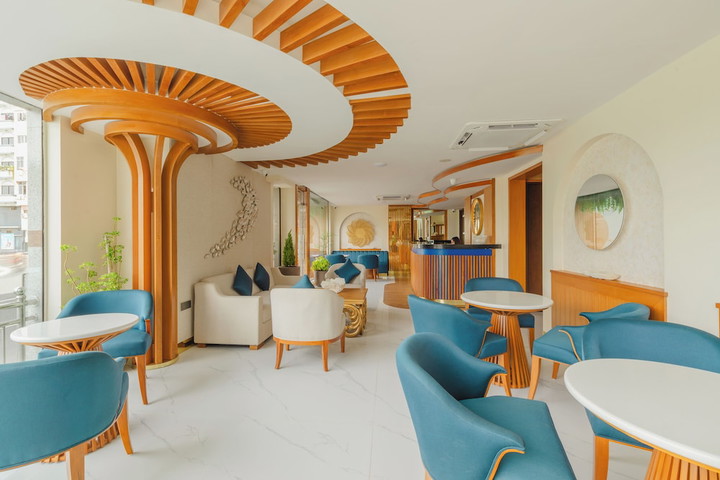 Umet Seaview Hotel With Free Roundtrip Airport Pick Up And Drop Off - Malé