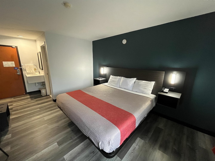 Studio 6 Suites Urbana, Il - Champaign, IL