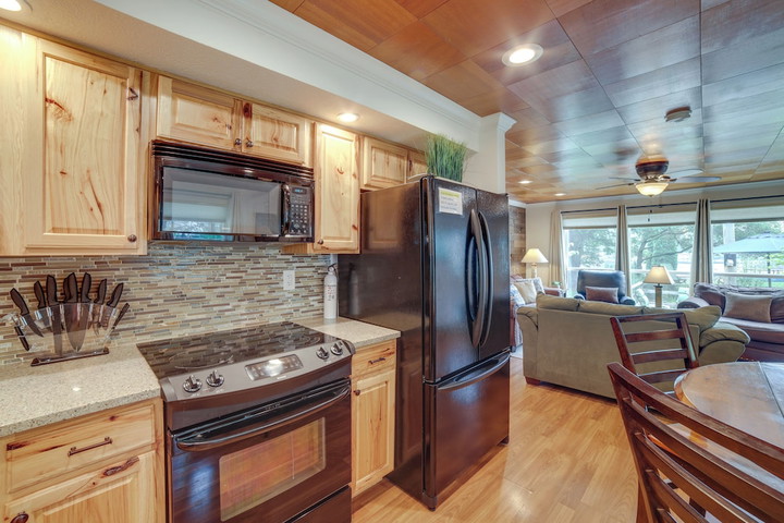 Waterfront Monticello Home W/ Fire Pit & Deck! - Borgo