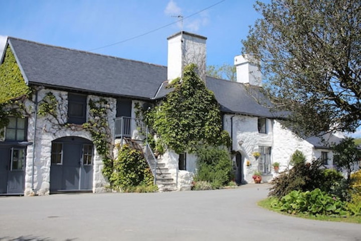 Dolgun Uchaf Guesthouse - Gwynedd