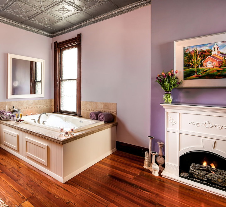 Weller Haus Bed, Breakfast & Event Center - Cincinnati, OH