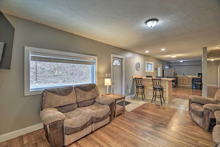 Mullens Cabin W/ Gas Grill & Mountain Views! - Northfork, WV