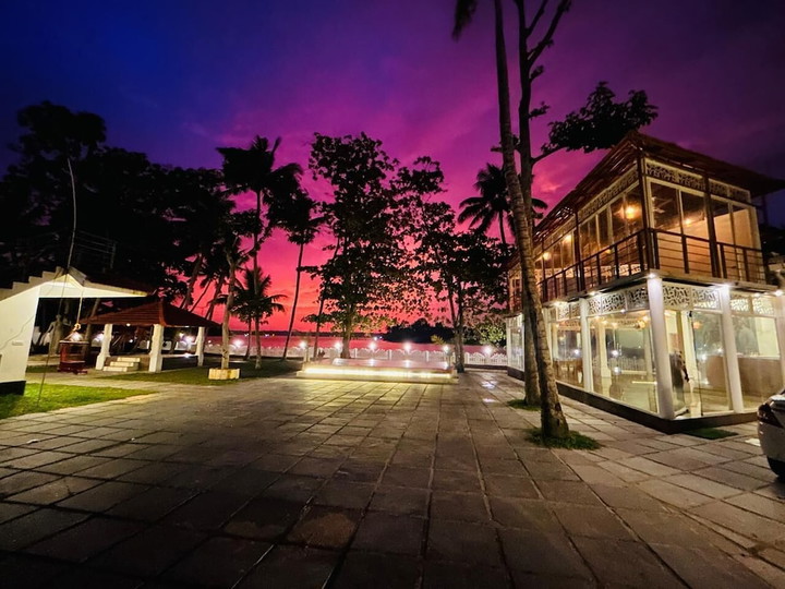 Lavilla Lake Resort And Restaurant - Kollam