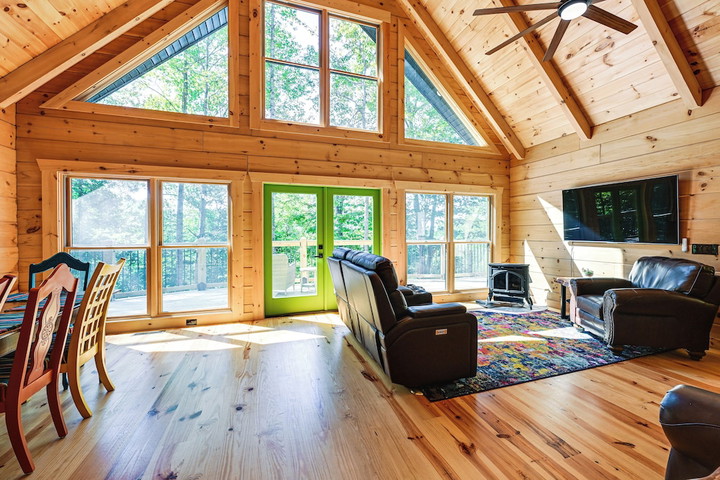 Sauna, Hot Tub & Smoky Mtn Views: Moonshadow Lodge - Cherokee, NC