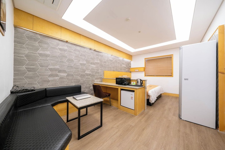 Jincheon Mini Business Hotel - Cheongju-si