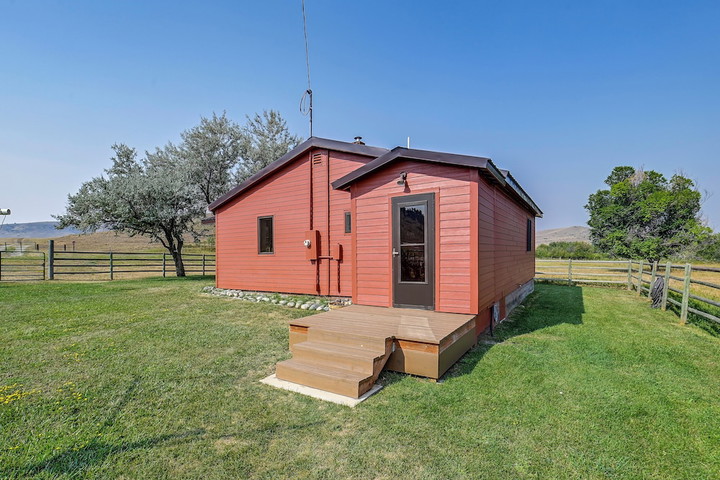 Stillwater River Cabin: Private Access To Fishing - Montana