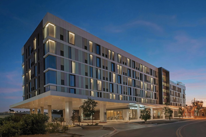 Ac Hotel By Marriott Scottsdale Old Town - Scottsdale, AZ