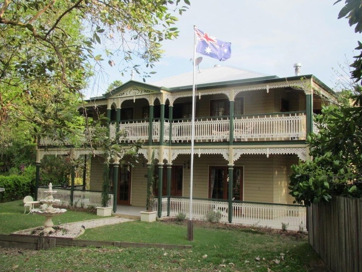 Grove Manor Bed & Breakfast - Queensland