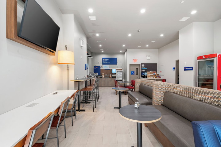 Holiday Inn Express & Suites Bronx - Barnabas Area By Ihg - Bronx, NY
