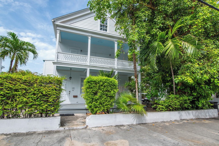 Banana's Foster Guesthouse - Key West, FL